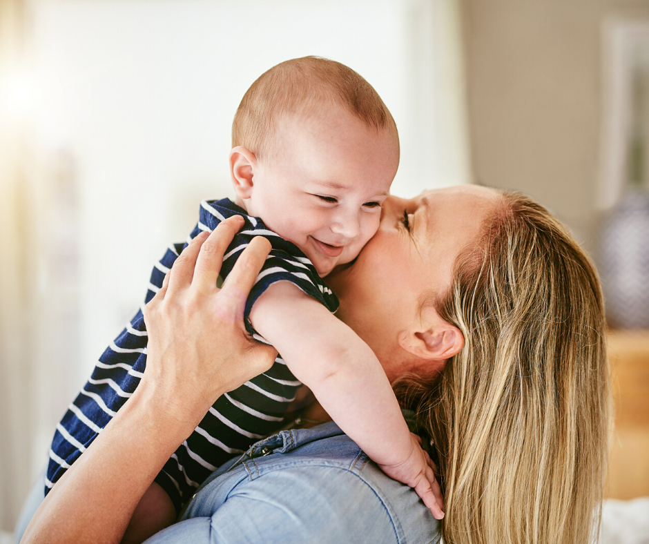 Pourquoi bébé a besoin de tendresse ? - Nounou assure